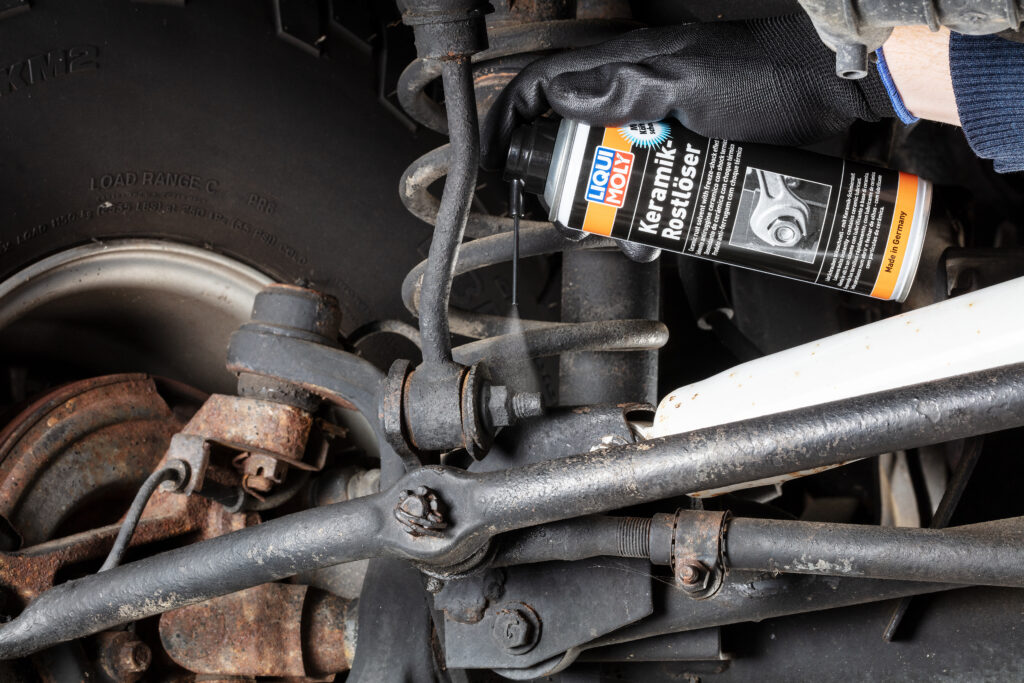 Ceramic Rust Solvent With Freeze Shock (300ml) - Rapidly frees seized ...